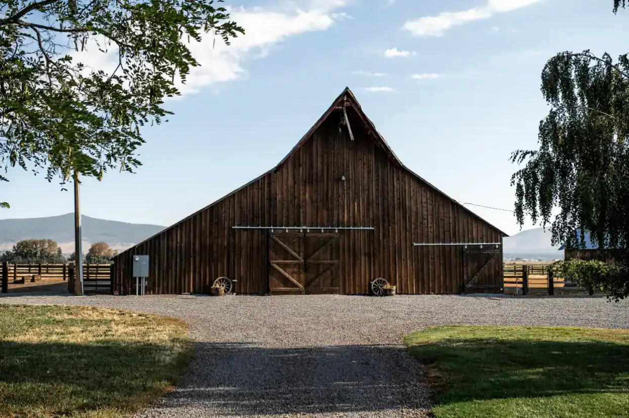 Smith Farm Weddings | Barn Wedding Venue in Susanville CA
